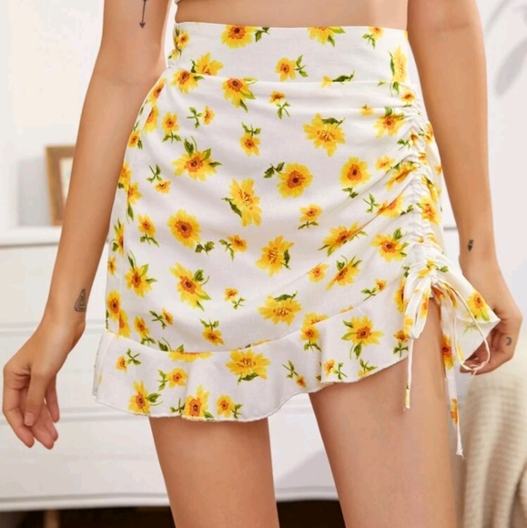 SHEIN | Skirts | Shein Floral Print Drawstring Side Skirt Sz Medium ...